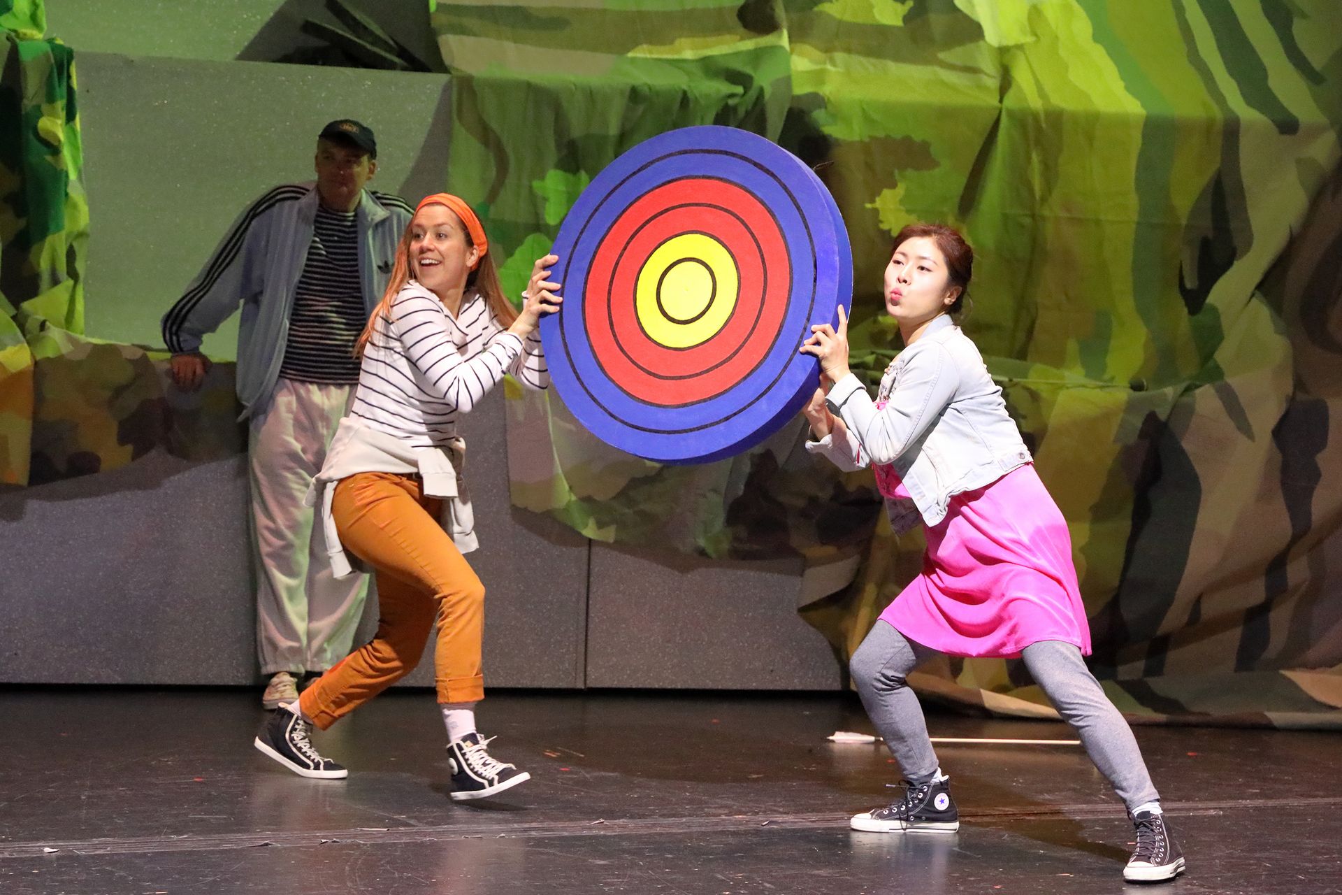 MAX UND DIE SUPERHELD:INNEN - Bayerische Staatsoper