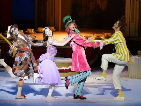 ALICE IM WUNDERLAND - Bayerische Staatsoper